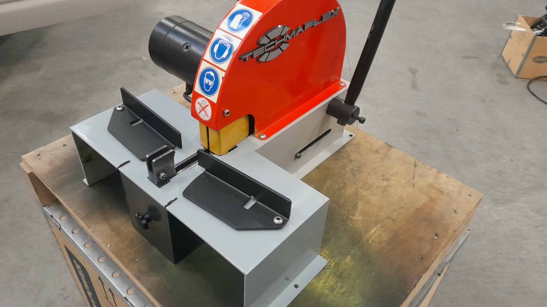 Tronçonneuse TECHMAFLEX VCUT22 Occasion (12 volts) [ VENDUE ] - Soc Hydro